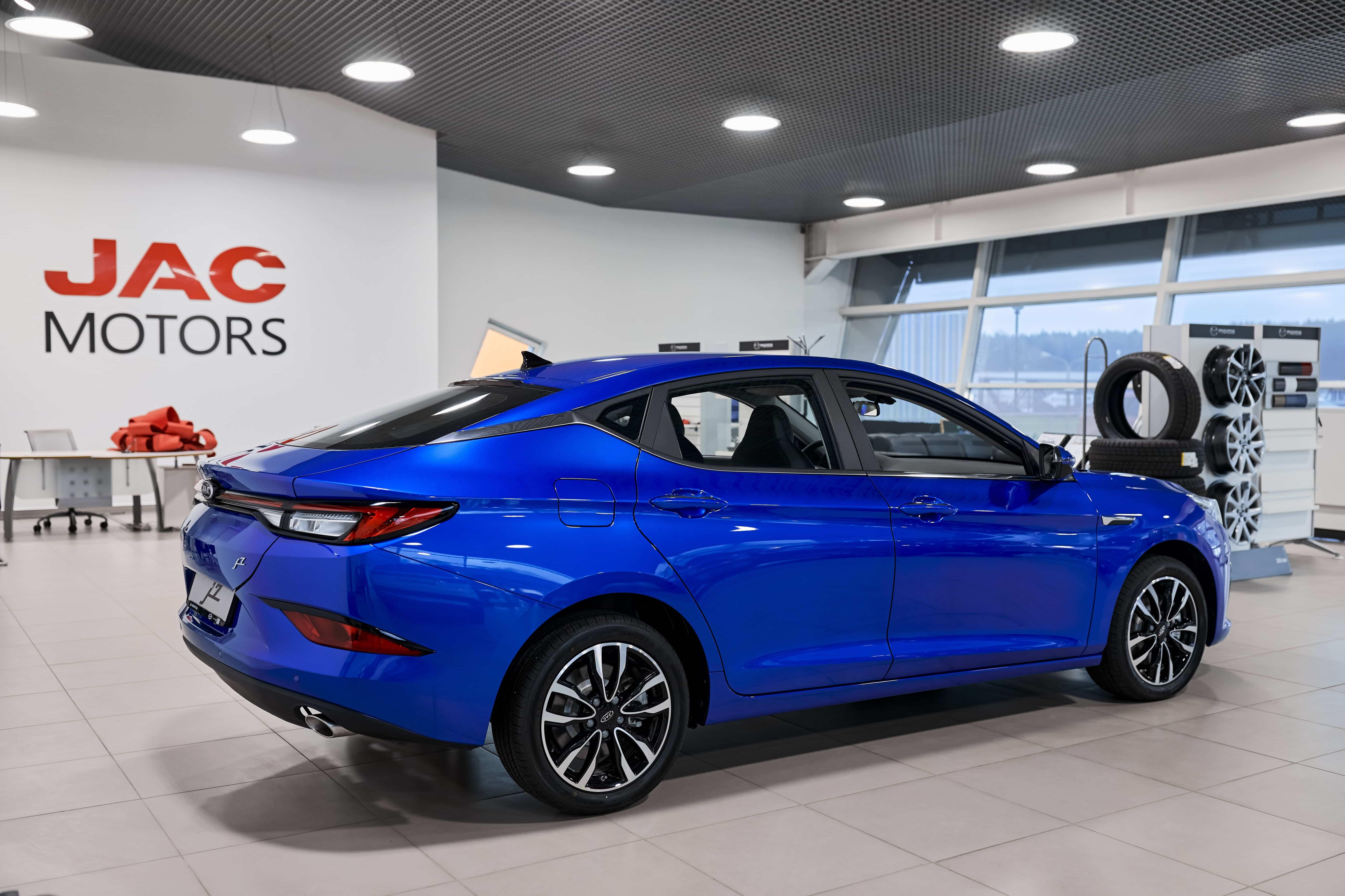 Купить JAC J7 в Минске у официального дилера – цены на Джак J7